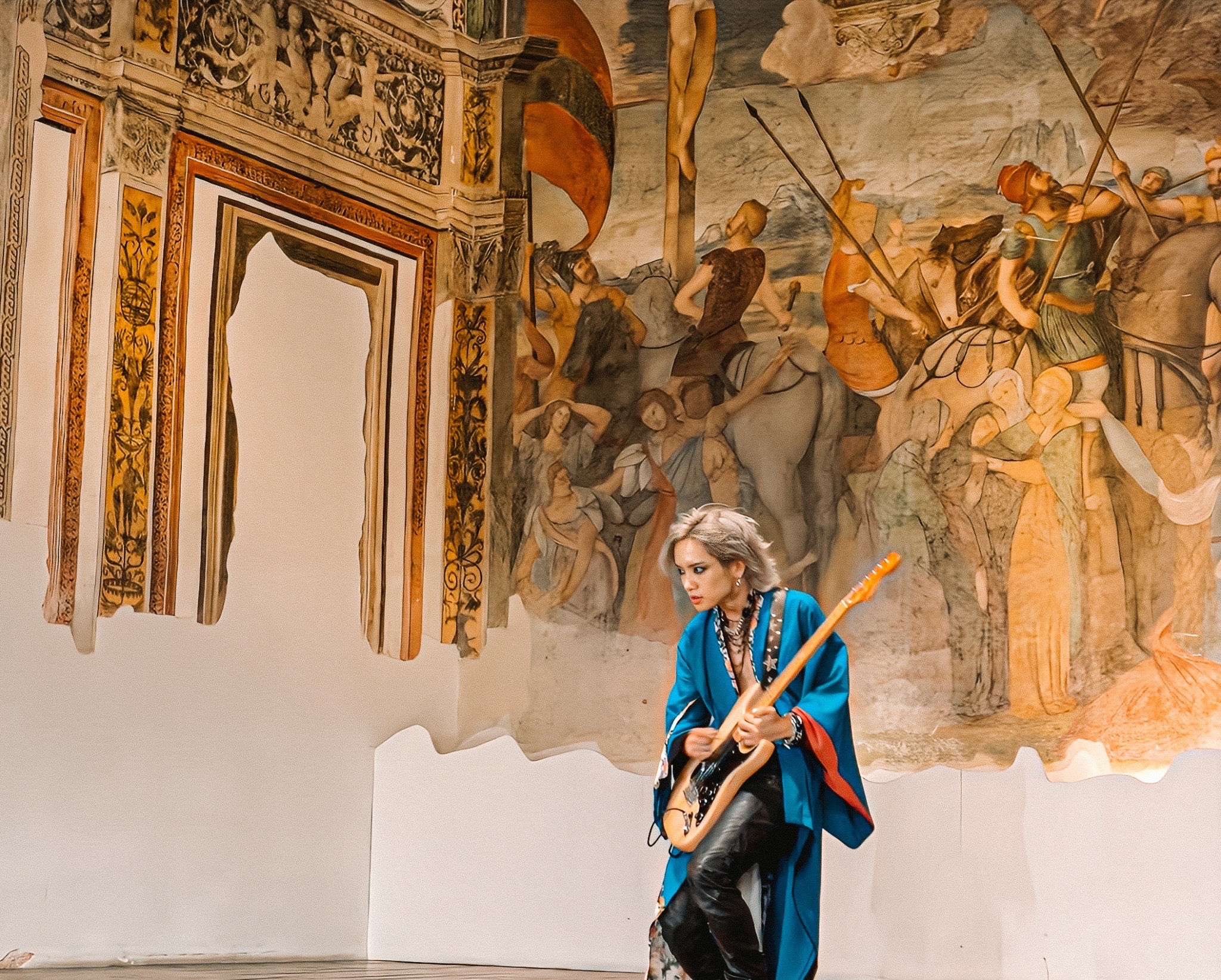 HIROTO、ミラノコレクションにてトータルサウンドプロデュース & 史上初のギター生演奏を披露 – DE COLUM